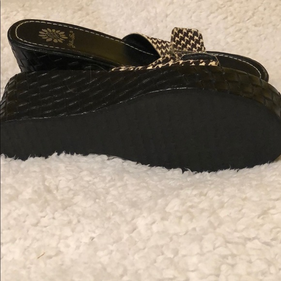 Yellow Box | Shoes | Yellowbox Wedges With Houndstooth Design Sz7 ...
